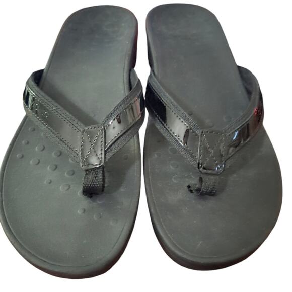 Vionic | Shoes | Vionic Black High Tide Flip Flop Sandals Size 1 | Poshmark